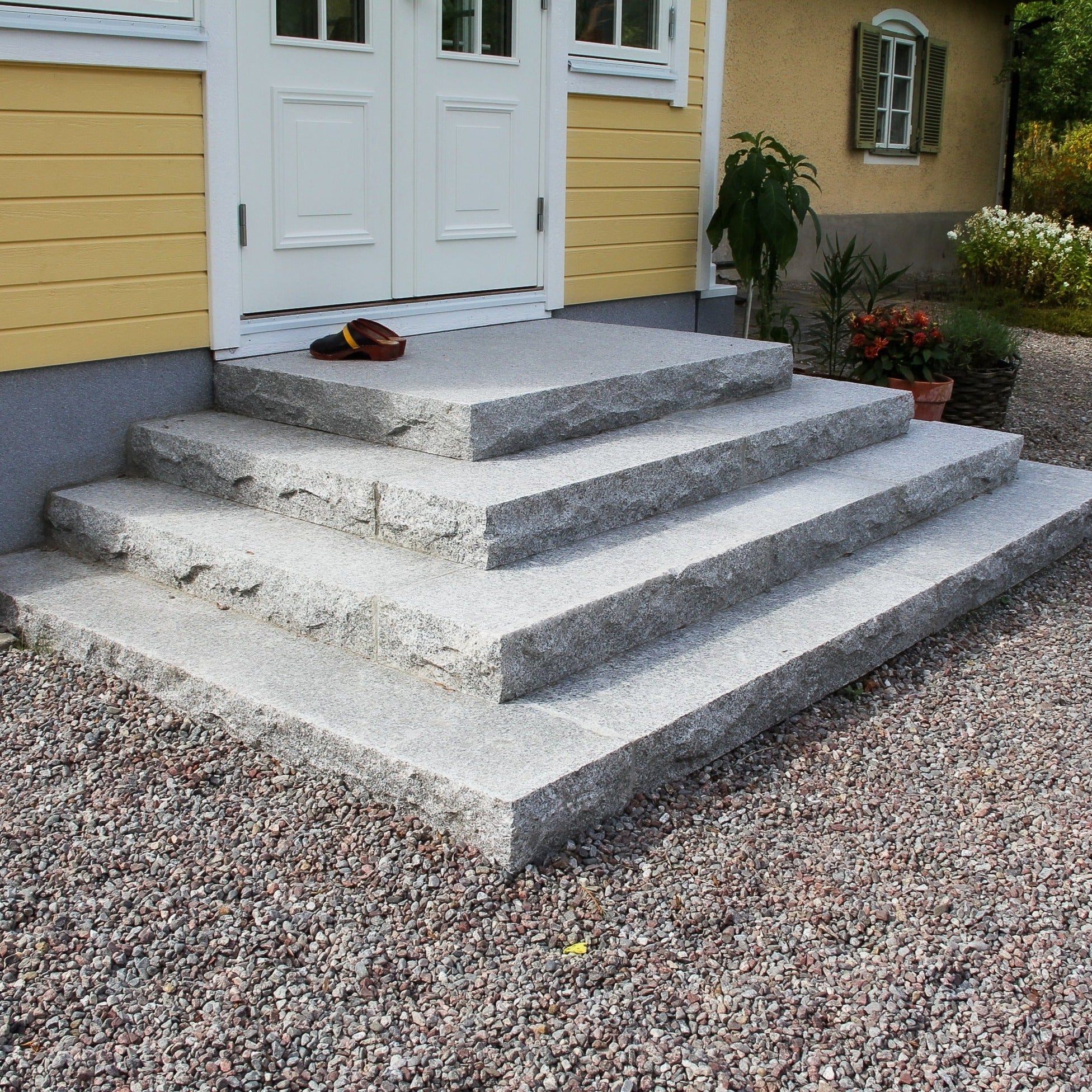 Entrétrappa Bergama Granit Grå Rekt. 1700x850x150— Stenbolaget