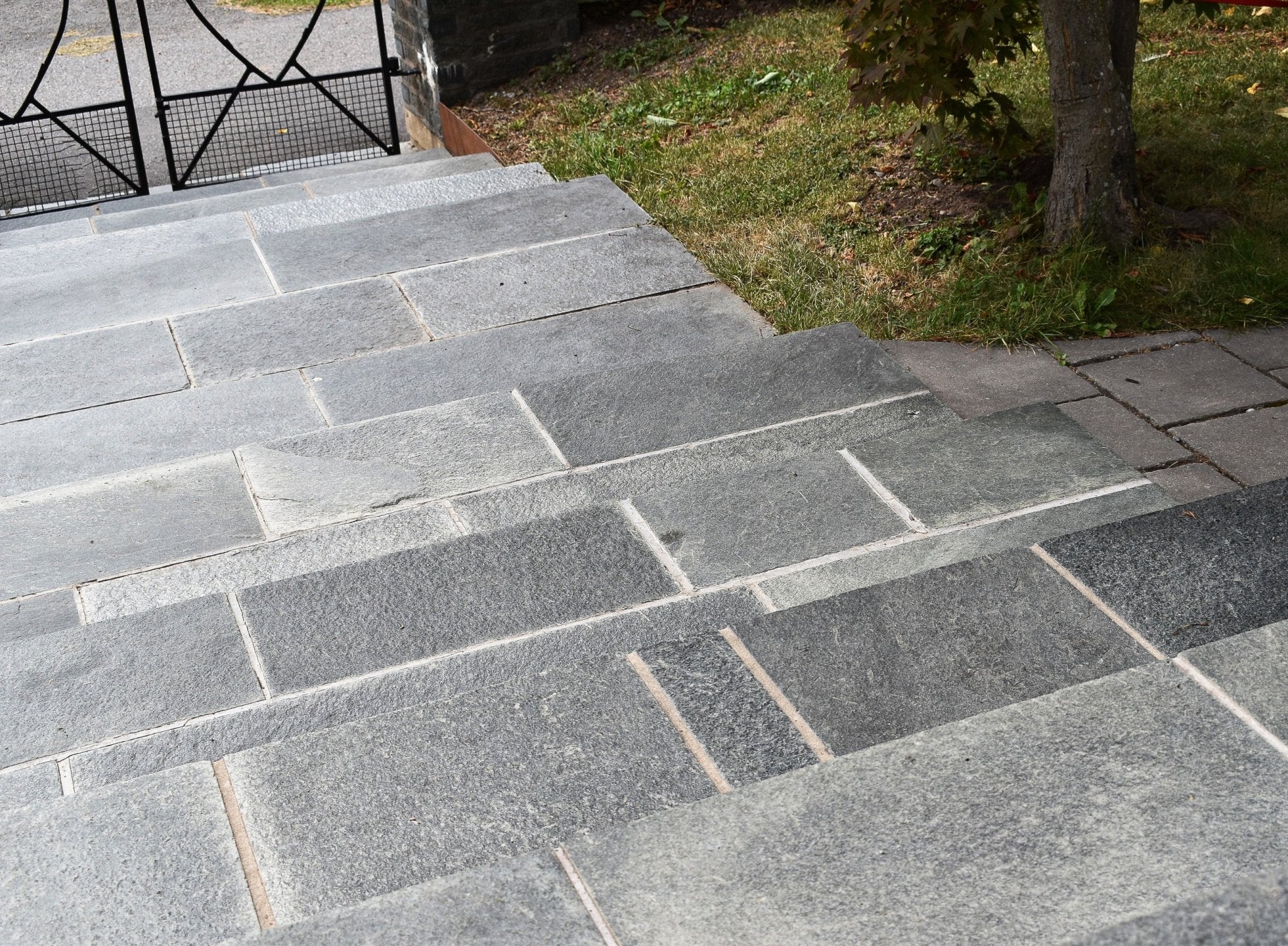 Offerdal Skiffer Hällgolv Fallande x400x30-40— Stenbolaget